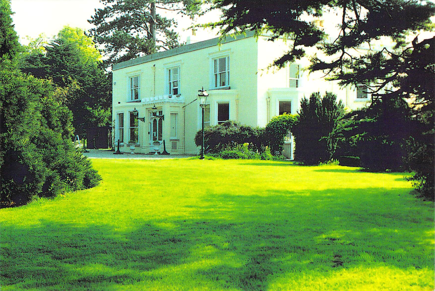 Airfield House – Janet's Thread 2